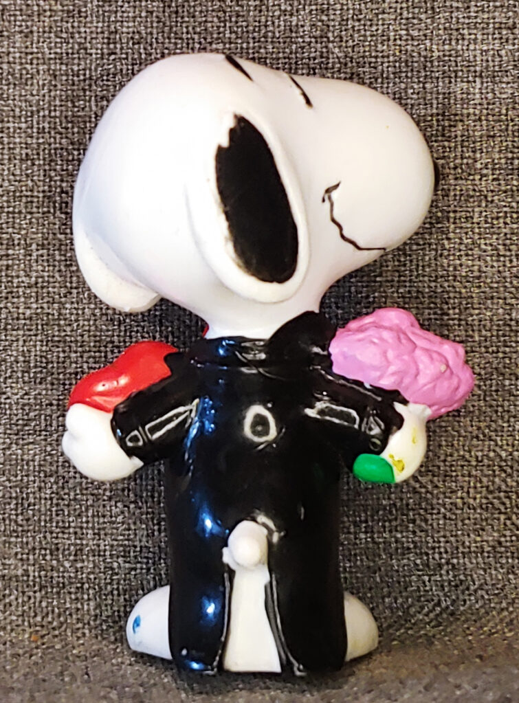Peanuts: Valentine Snoopy - 1980’s PVC Figurine - Screaming-Greek